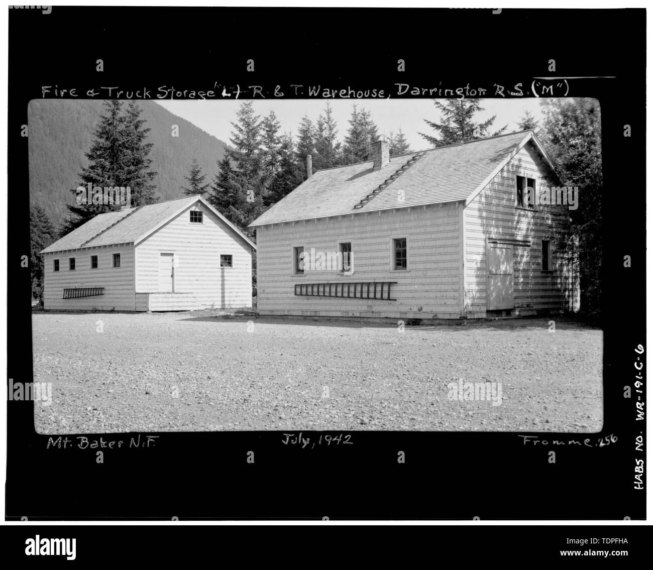 Mrt station Banque d'images noir et blanc - Alamy