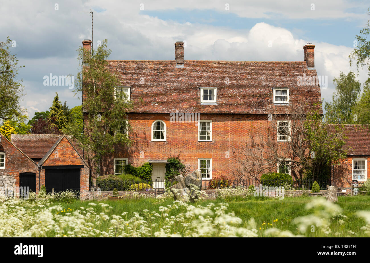 Chalet en briques rouges Banque de photographies et d’images à haute ...