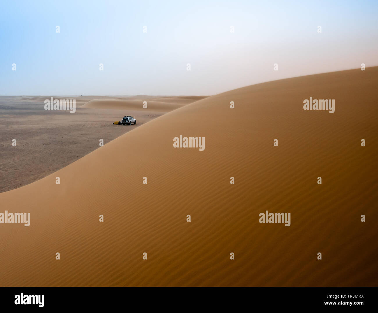 L'atmosphère du désert le matin dans le désert Sahara Occidental au ...