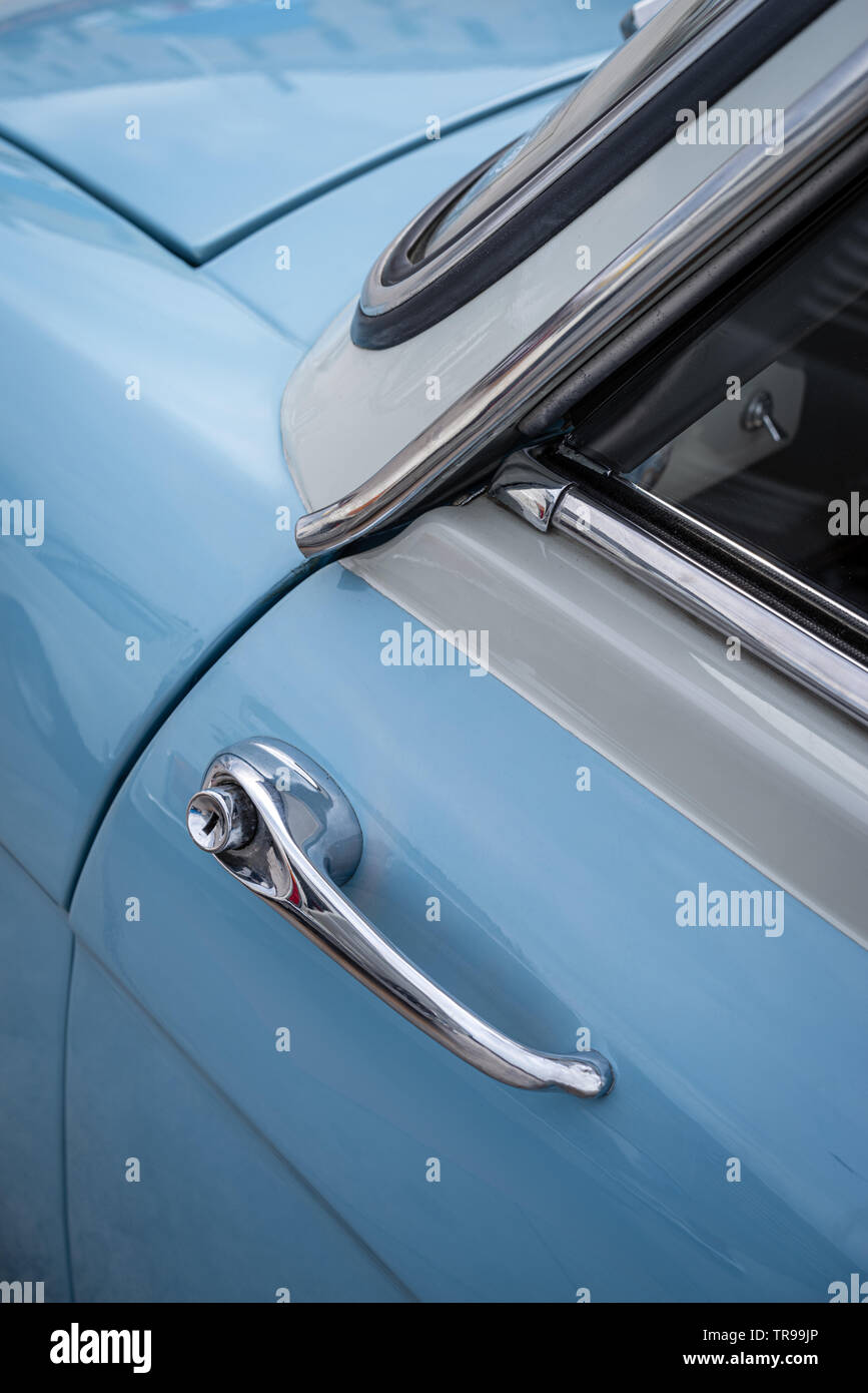 Old blue fiat 500 car Banque de photographies et d’images à haute ...