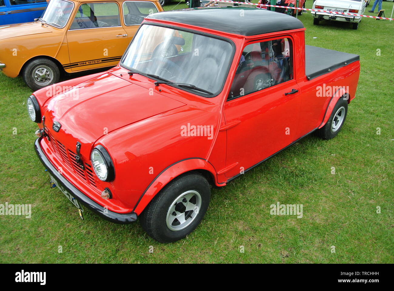Une Austin Mini camionnette stationnée sur l'affichage à l'Riviera ...