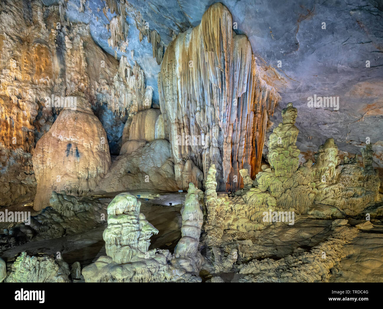 Palais souterrain magique Banque de photographies et d’images à haute ...