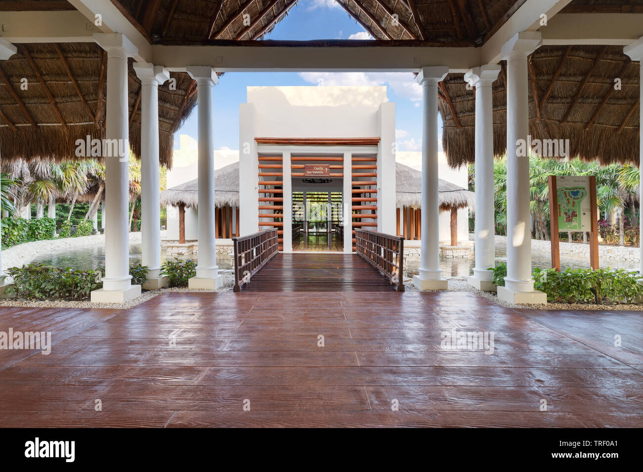 La Capilla San Valentin chapelle au Valentin Imperial Maya Resort pour ...