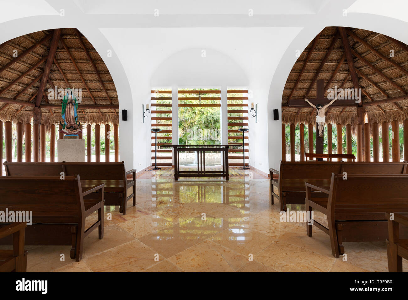 La Capilla San Valentin chapelle au Valentin Imperial Maya Resort pour ...