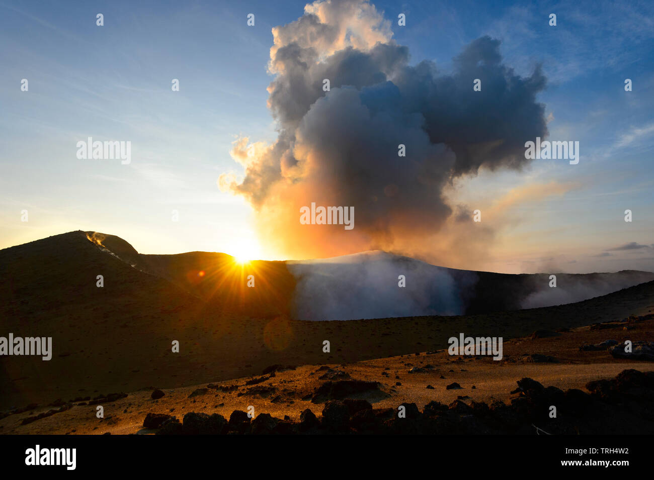 Volcano yasur Banque d'image et photos - Alamy