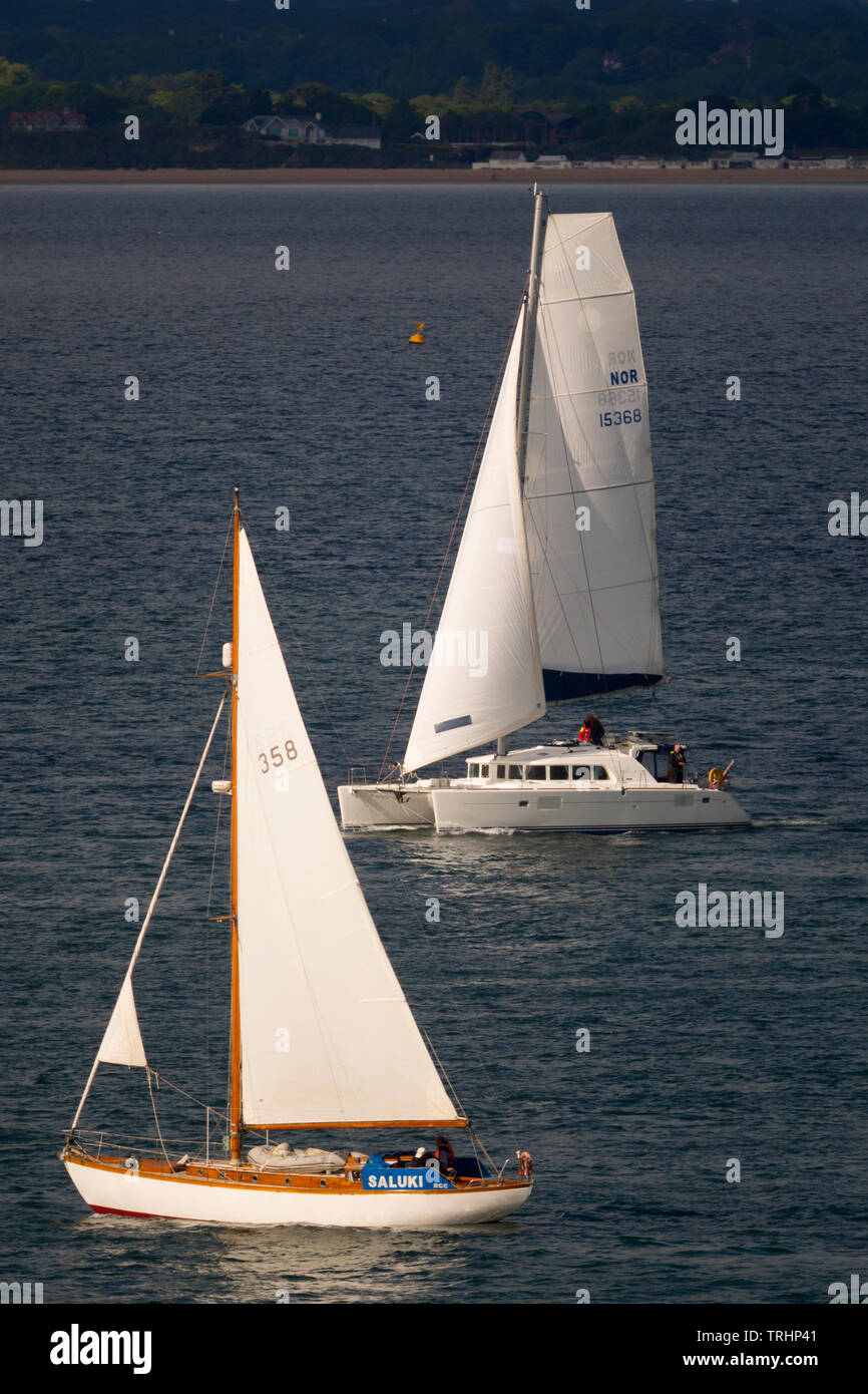 Catamaran De Course Banque d'image et photos - Alamy