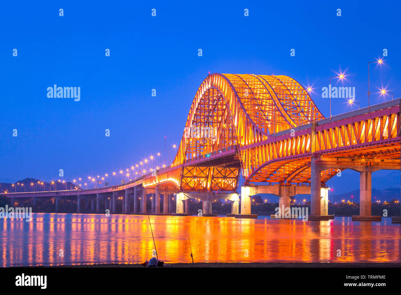 Pont de Séoul pont Banghwa magnifique fleuve Han la nuit, Séoul, Corée ...