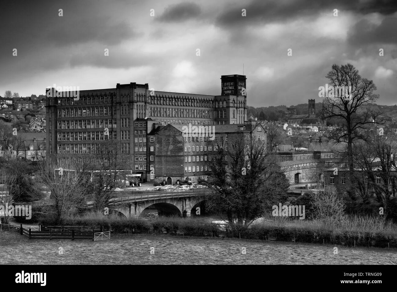 Belper weir Banque de photographies et d’images à haute résolution - Alamy