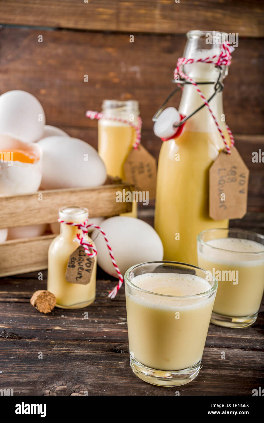 Vov liqueur Banque de photographies et d’images à haute résolution - Alamy