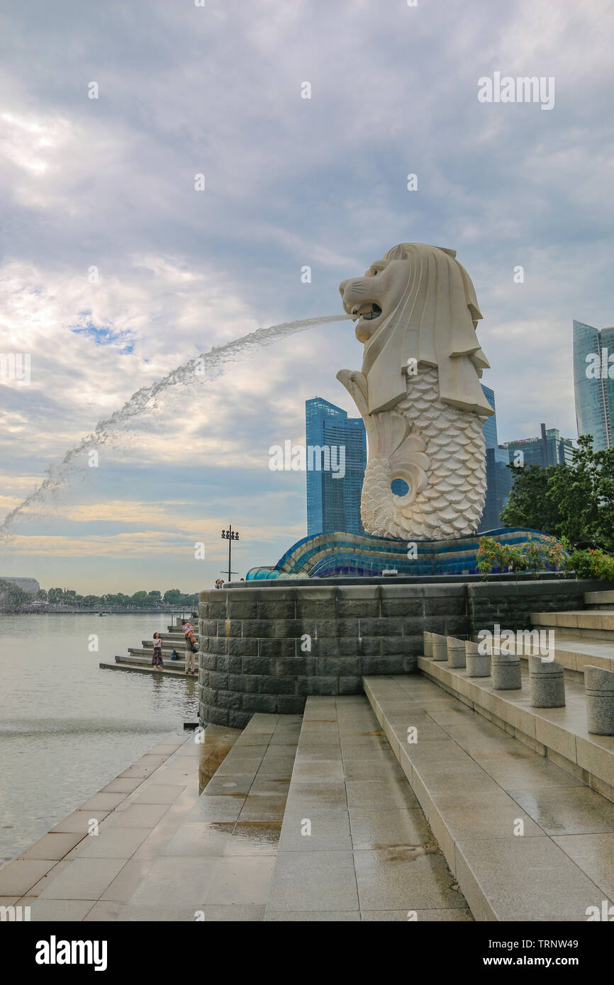 White merlion singapore Banque de photographies et d’images à haute ...