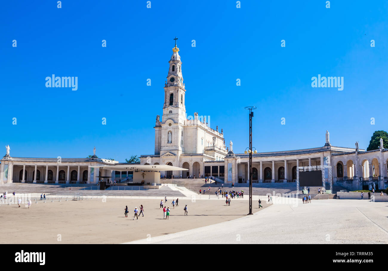 Sanctuaire de Fatima, au Portugal. Basilica de Nossa Senhora do Rosario ...