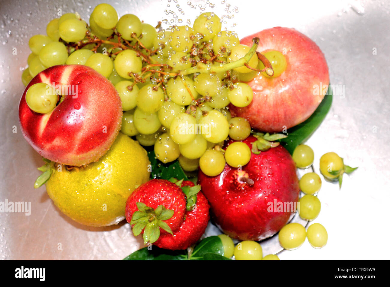 Fraises raisins Banque de photographies et d’images à haute résolution ...