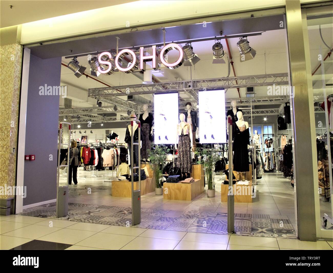 Soho fashion Banque de photographies et d’images à haute résolution - Alamy