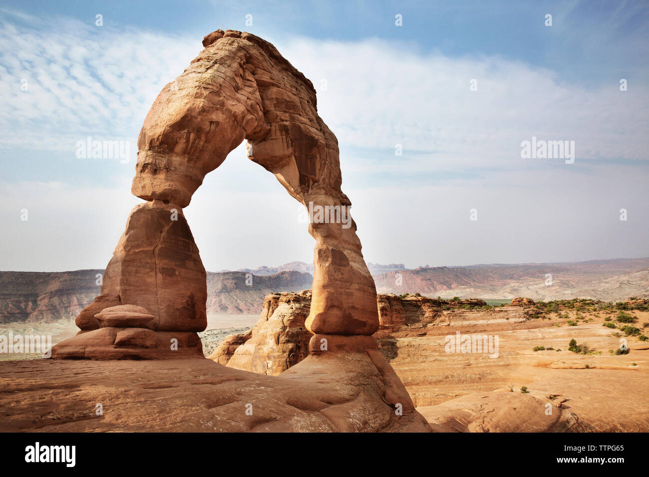 Arche naturelle dans un paysage aride Banque de photographies et d ...