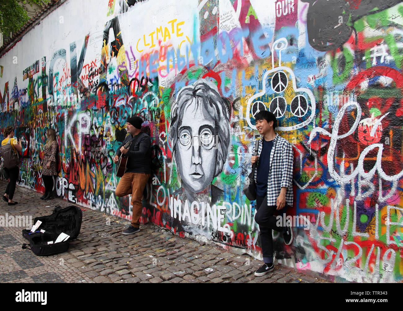 John lennon wall in prague Banque de photographies et d’images à haute ...