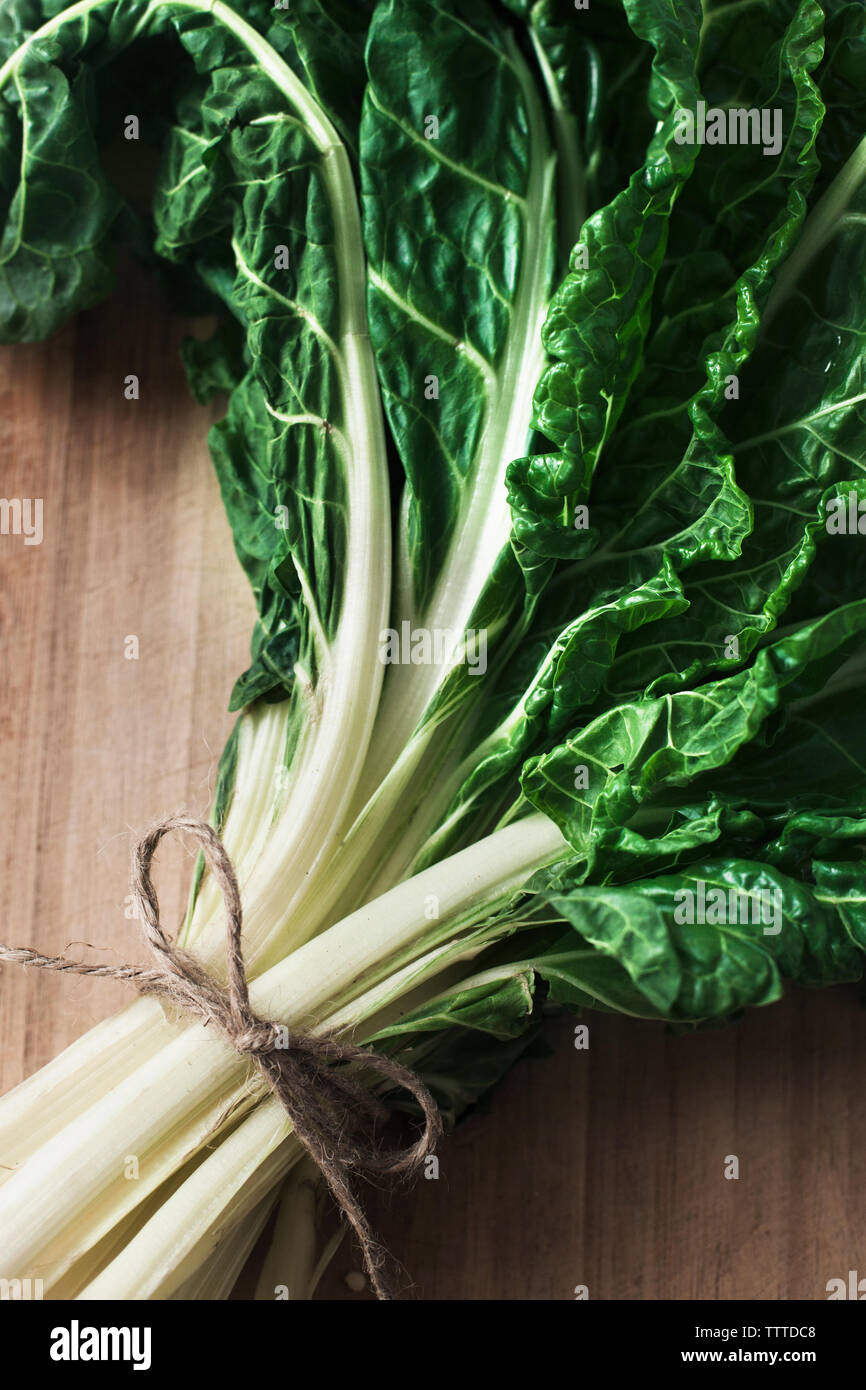 Feuilles de blette Banque de photographies et d’images à haute ...