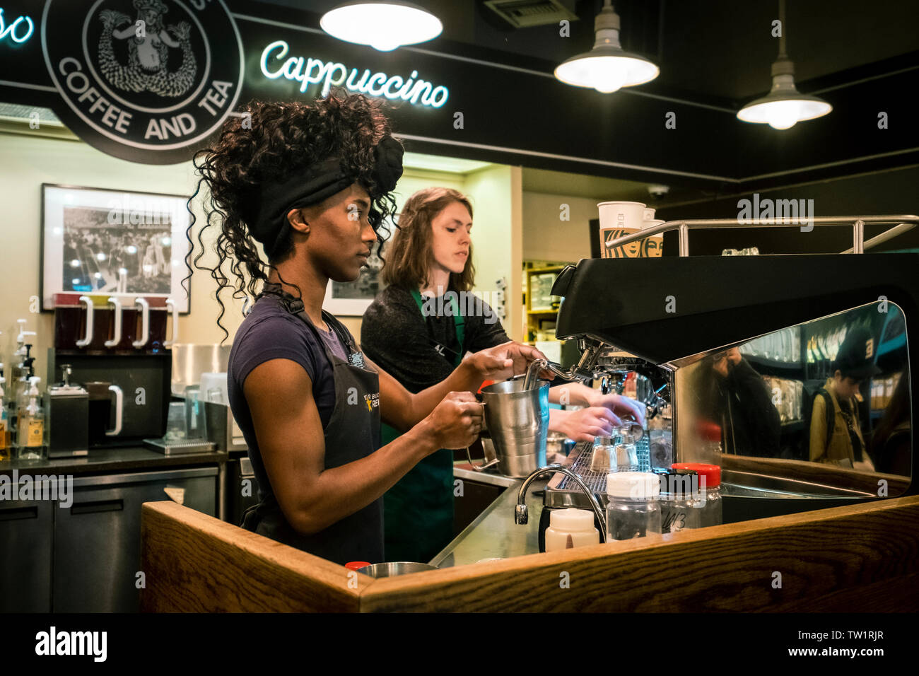 Le Pike Place Original Starbucks Starbucks store ( ) , c'est le premier ...
