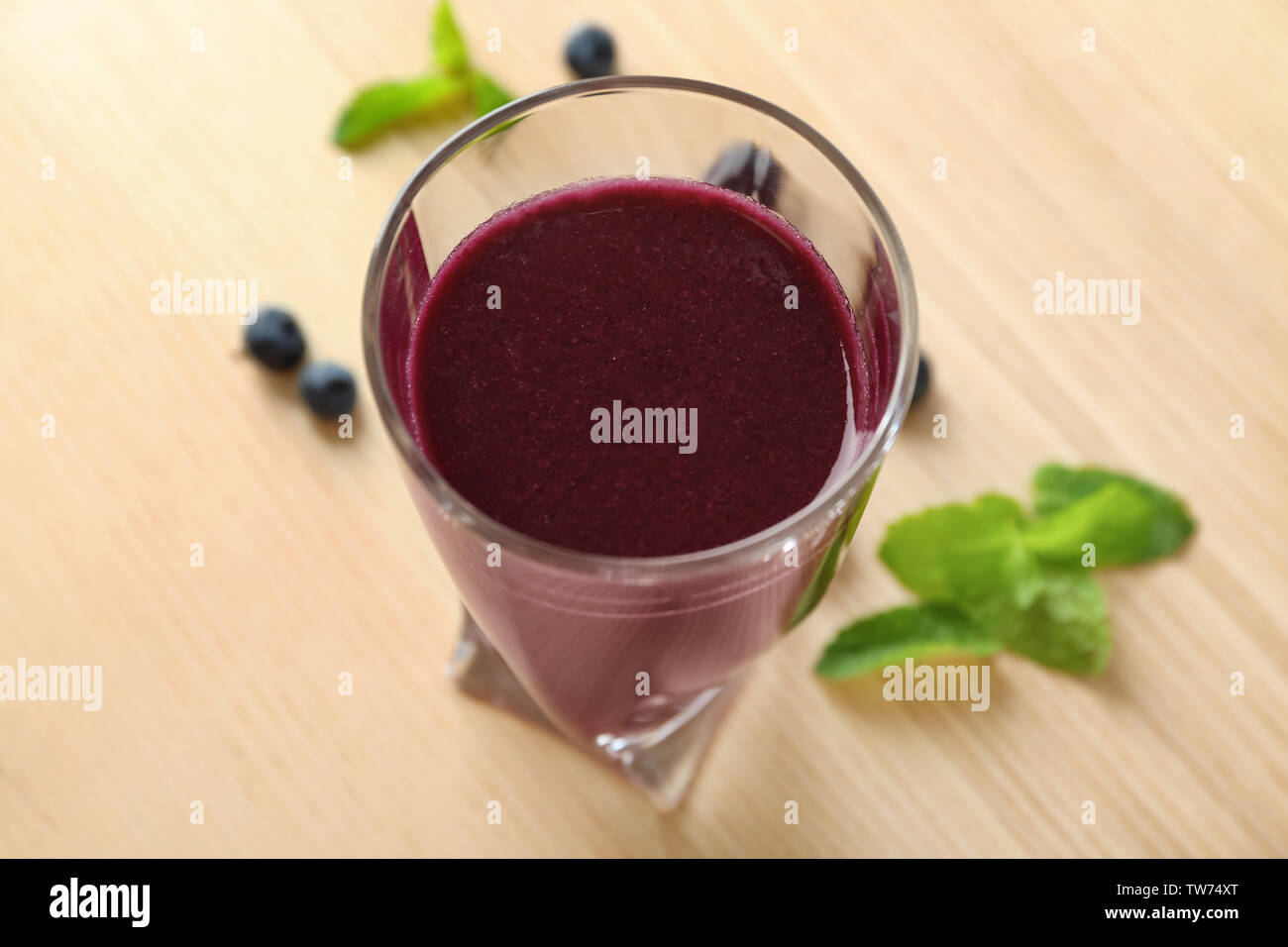 Acai juice Banque de photographies et d’images à haute résolution - Alamy