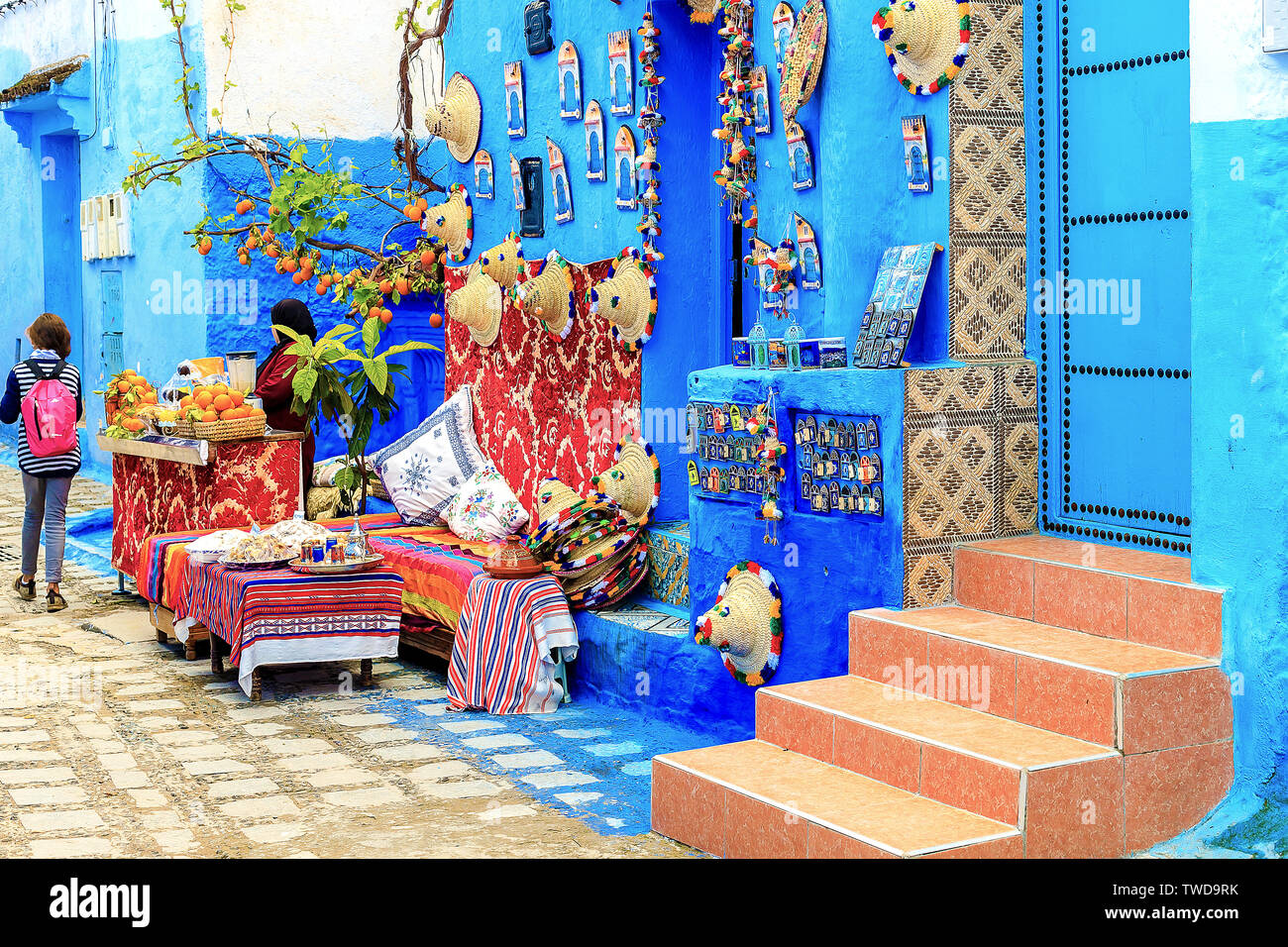 Shop chefchaouen morocco Banque de photographies et d’images à haute ...