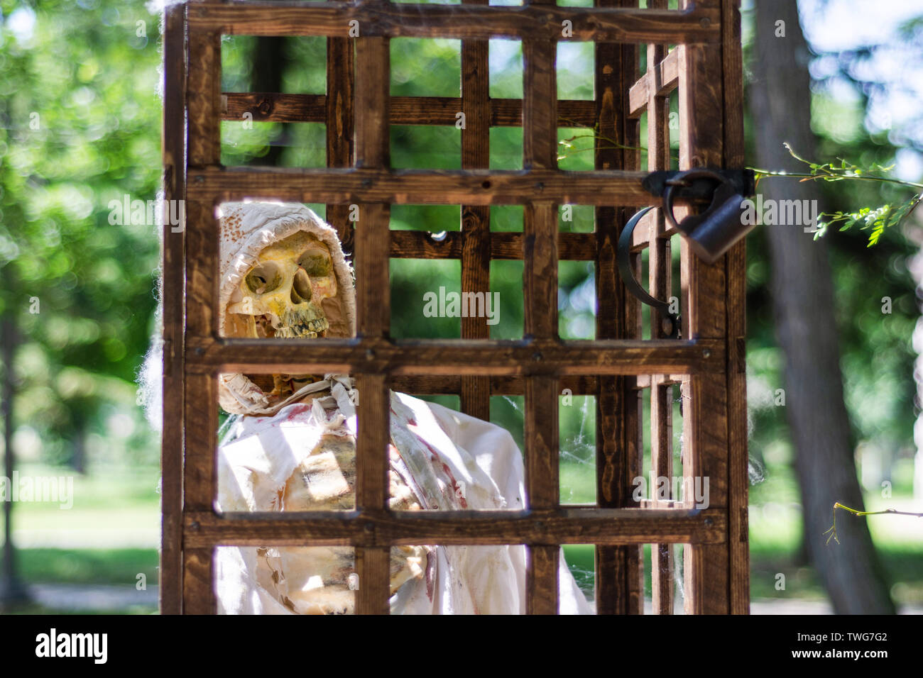 Slave Cage Photos & Slave Cage Images - Alamy