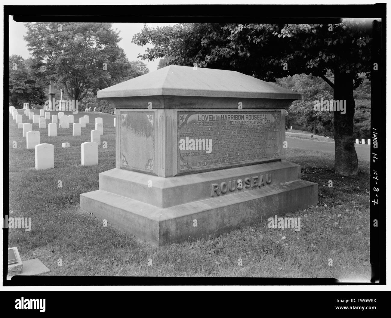 Monument rousseau Banque d'images noir et blanc - Alamy