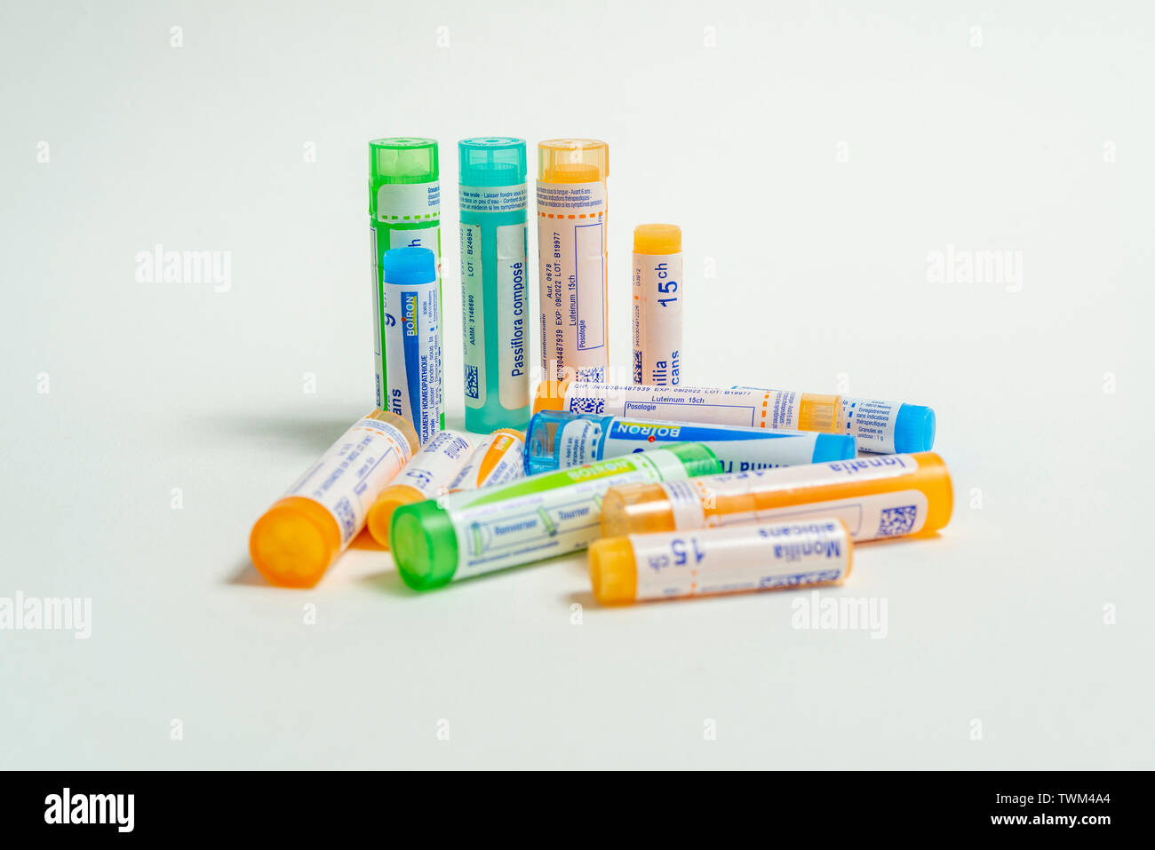 Tubes granules homéopathie Banque de photographies et d’images à haute ...