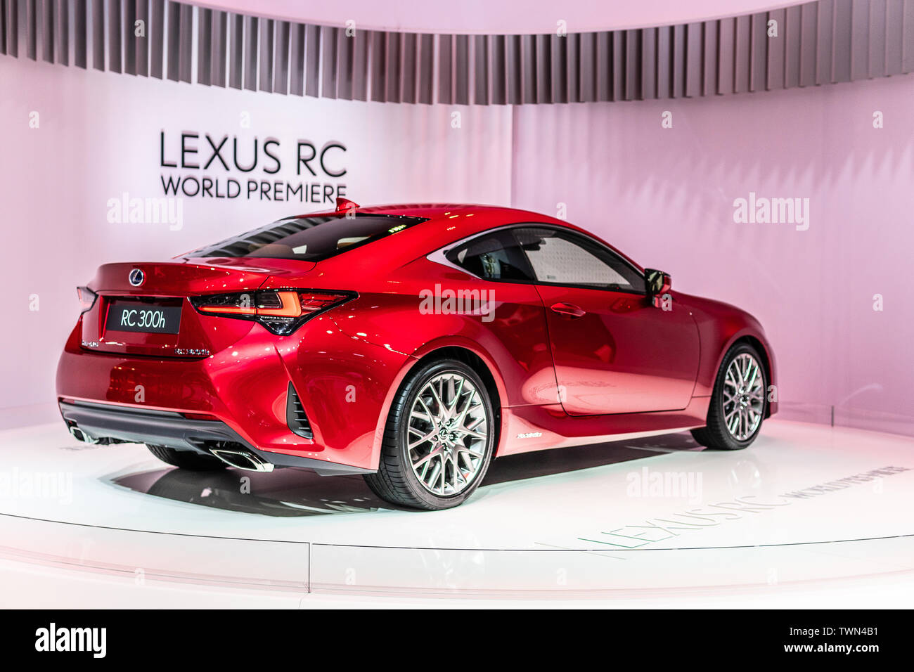 Lexus rc300h Banque de photographies et d’images à haute résolution - Alamy