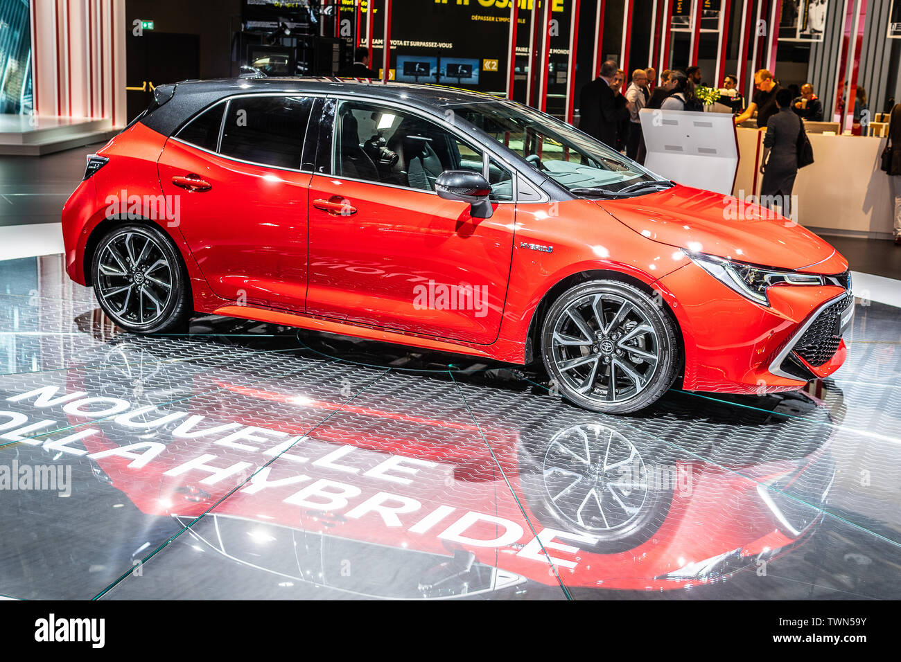 Corolla touring sportive hybride Banque de photographies et d’images à ...