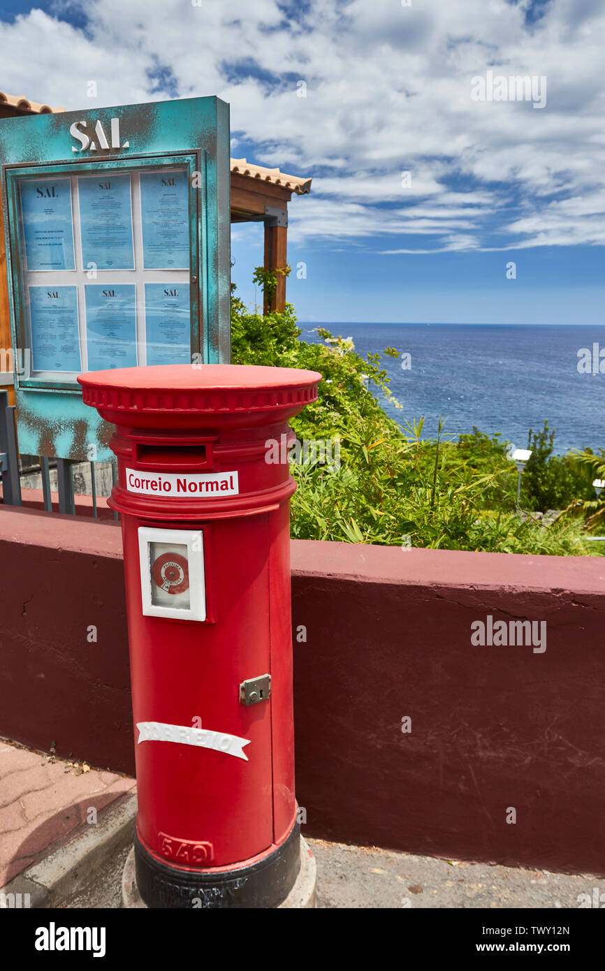 Correios funchal letterbox madeira Banque de photographies et d’images ...