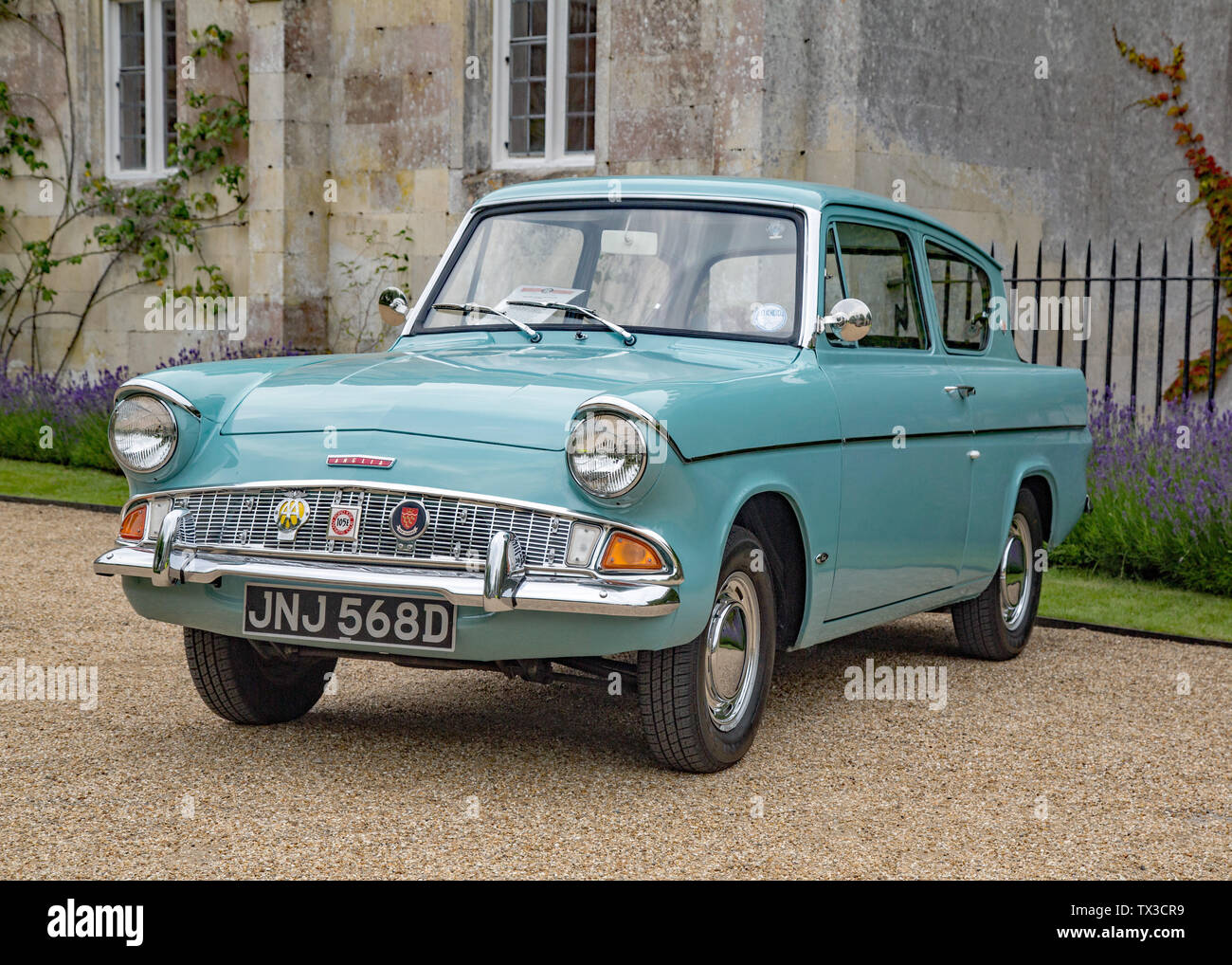Ford Anglia 123e Banque d'image et photos - Alamy