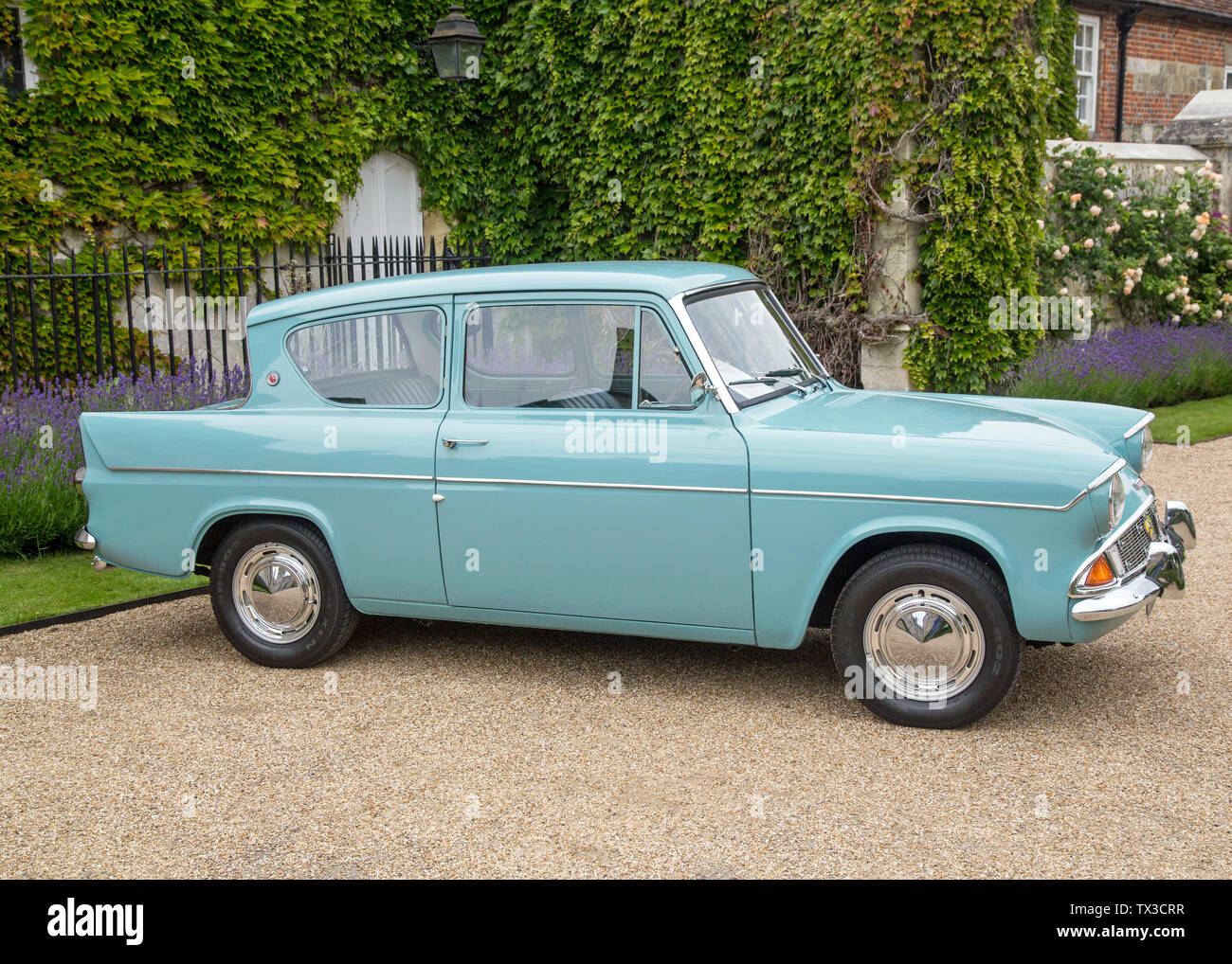 Ford anglia Banque de photographies et d’images à haute résolution - Alamy
