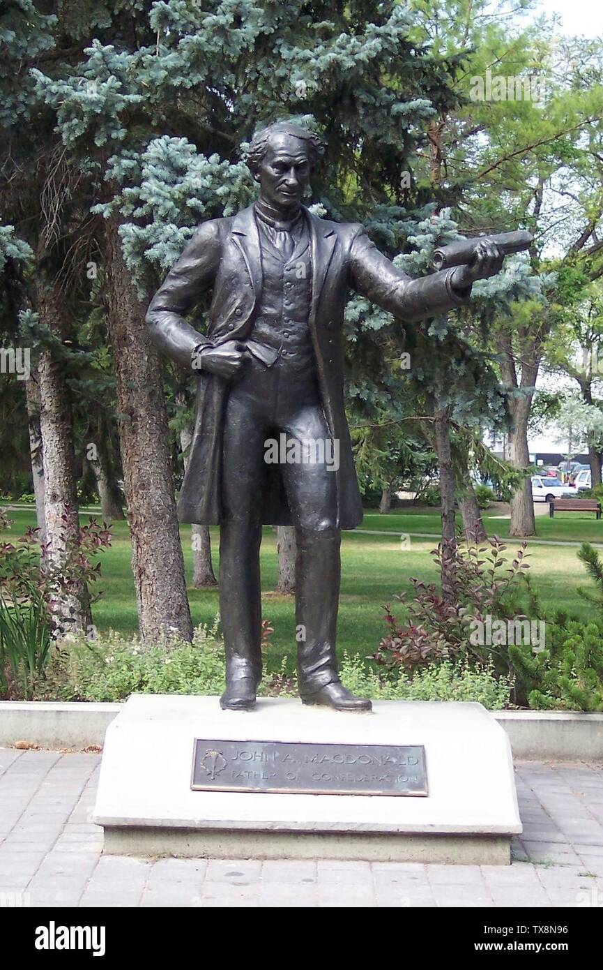 John A Macdonald Statue Banque d'image et photos - Alamy