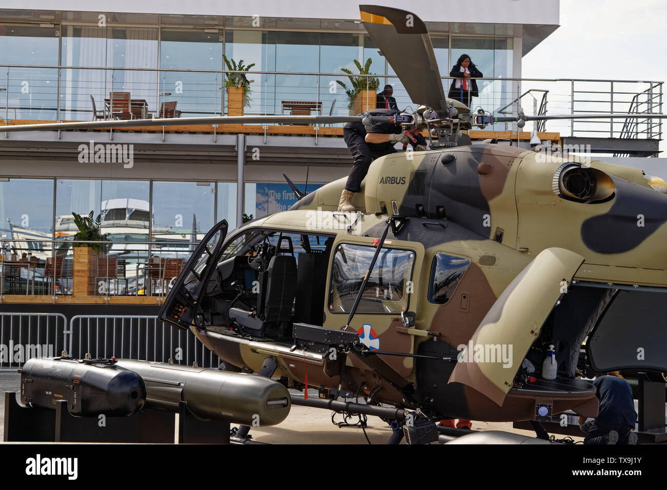 Airbus helicopters h145m Banque de photographies et d’images à haute résolution - Alamy