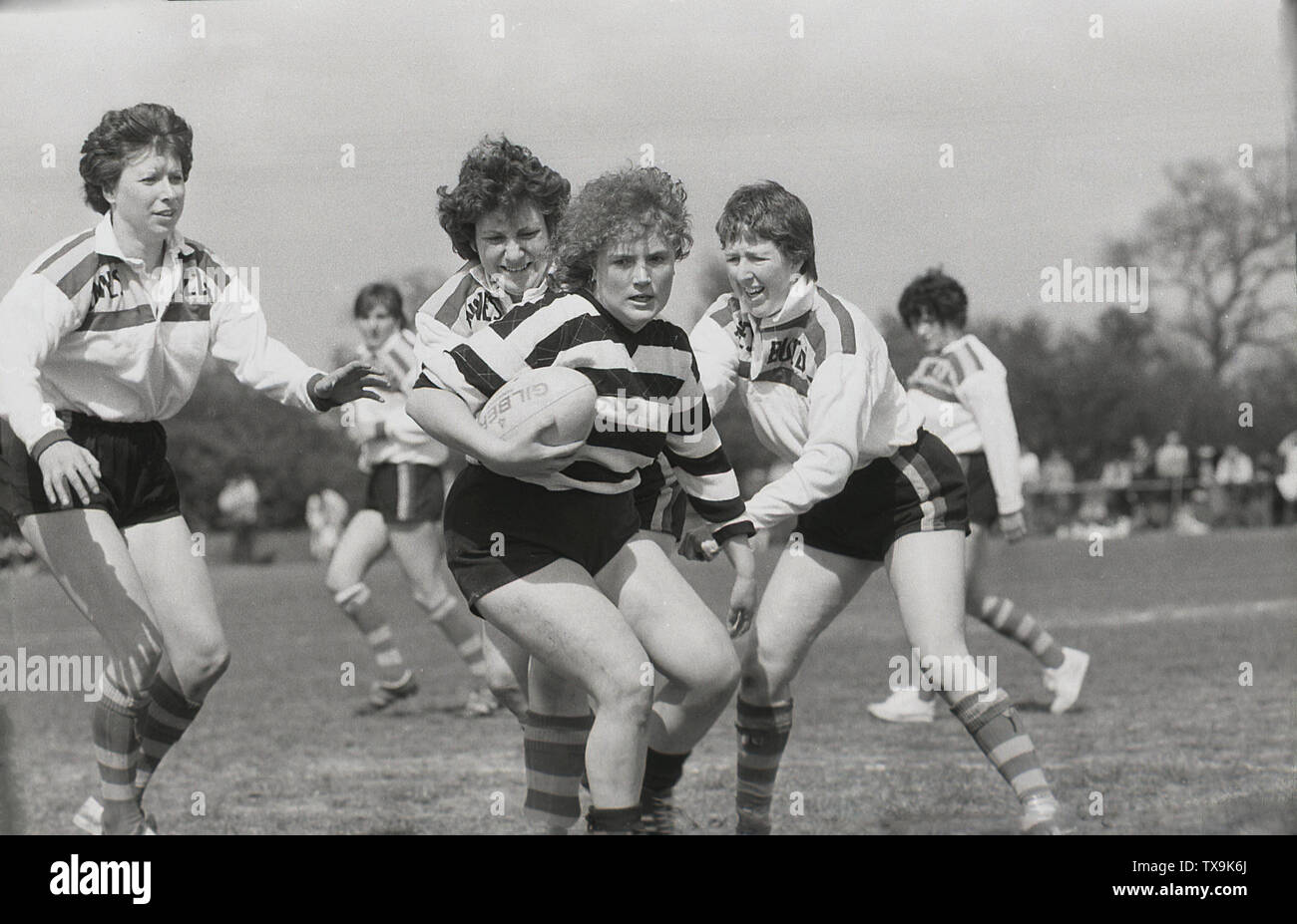 Femmes jouant au rugby Banque de photographies et d’images à haute ...
