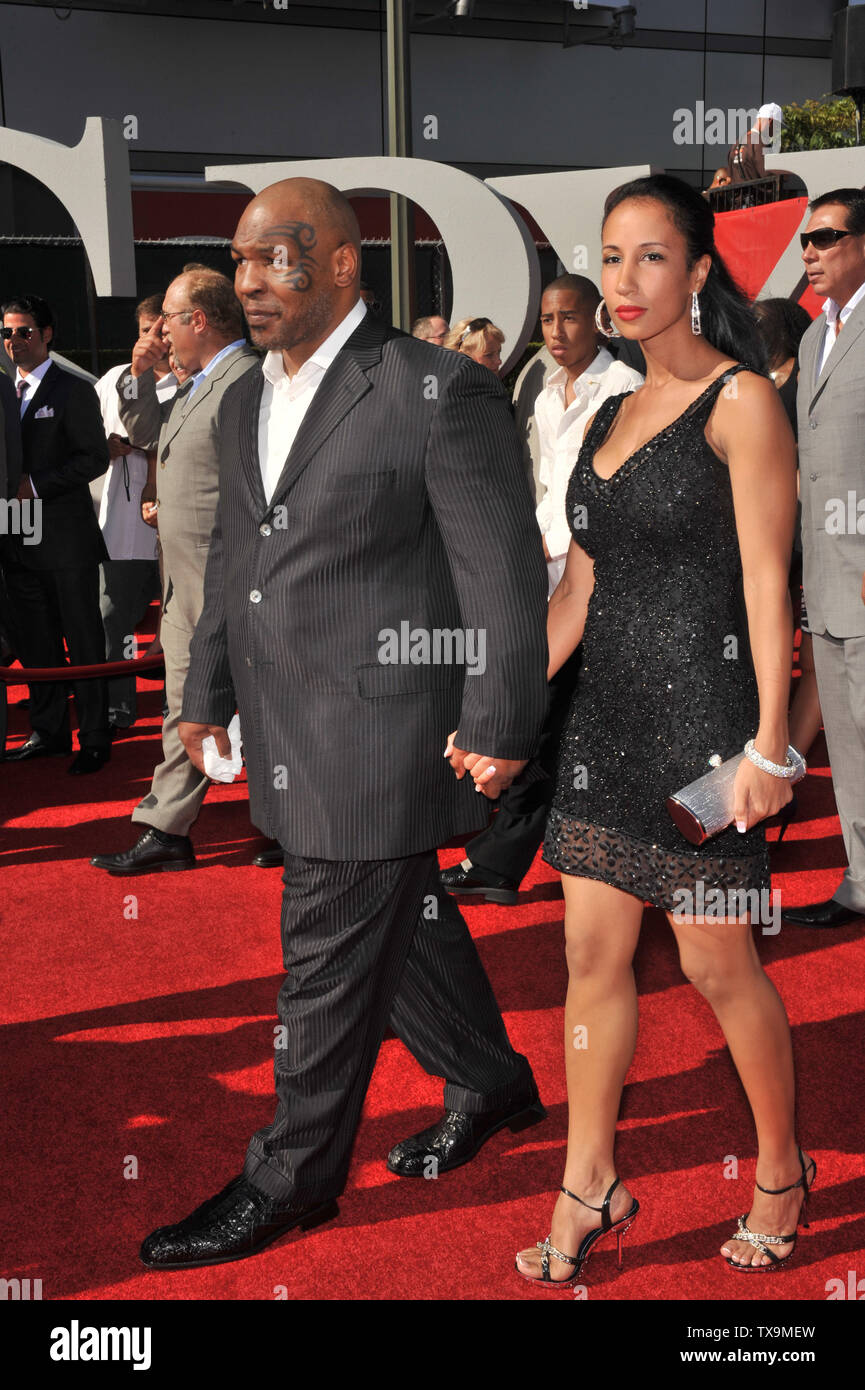 Mike Tyson And Lakiha Spicer Banque d'image et photos - Alamy