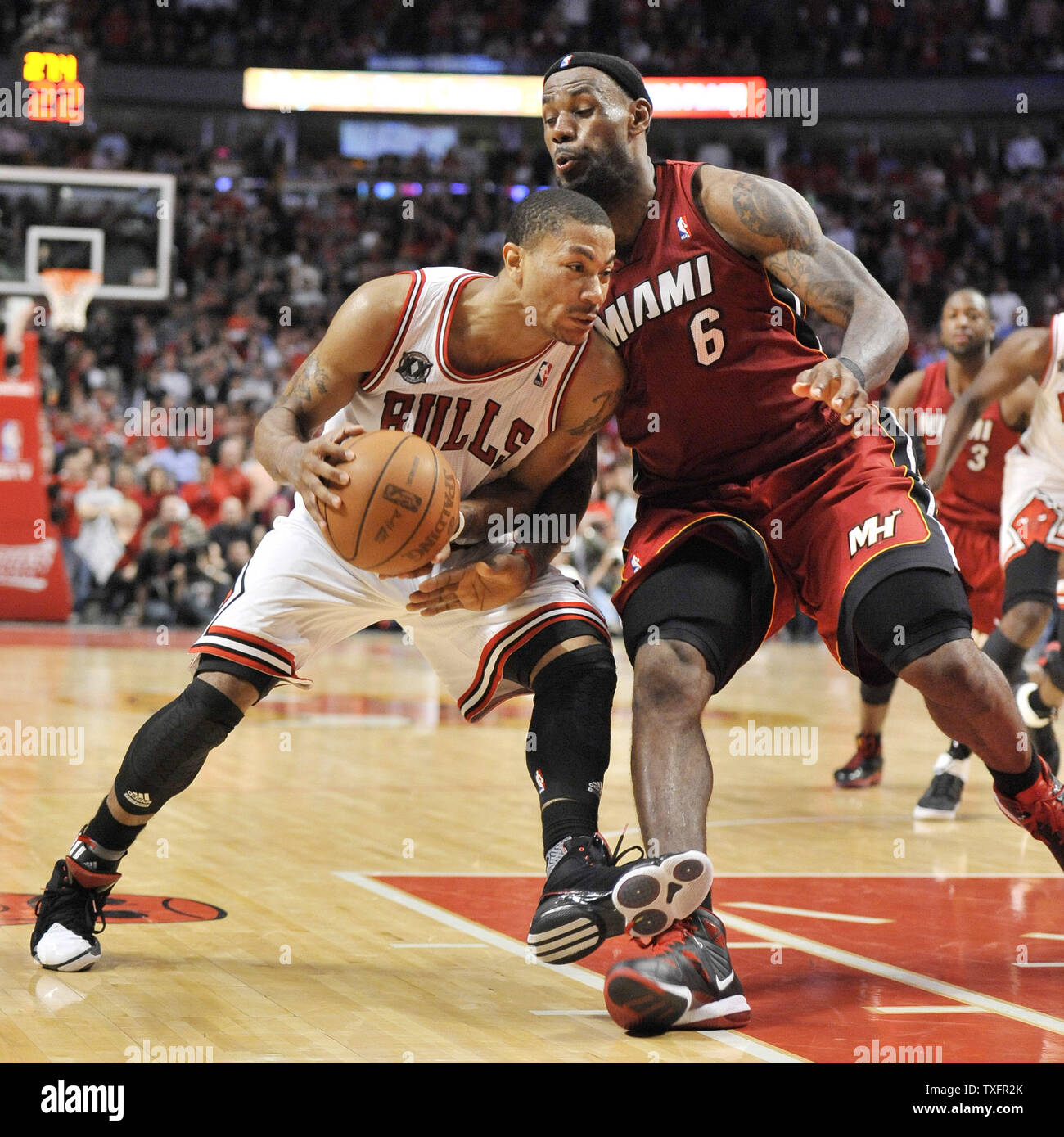Derrick Rose Dunk On Joel Anthony