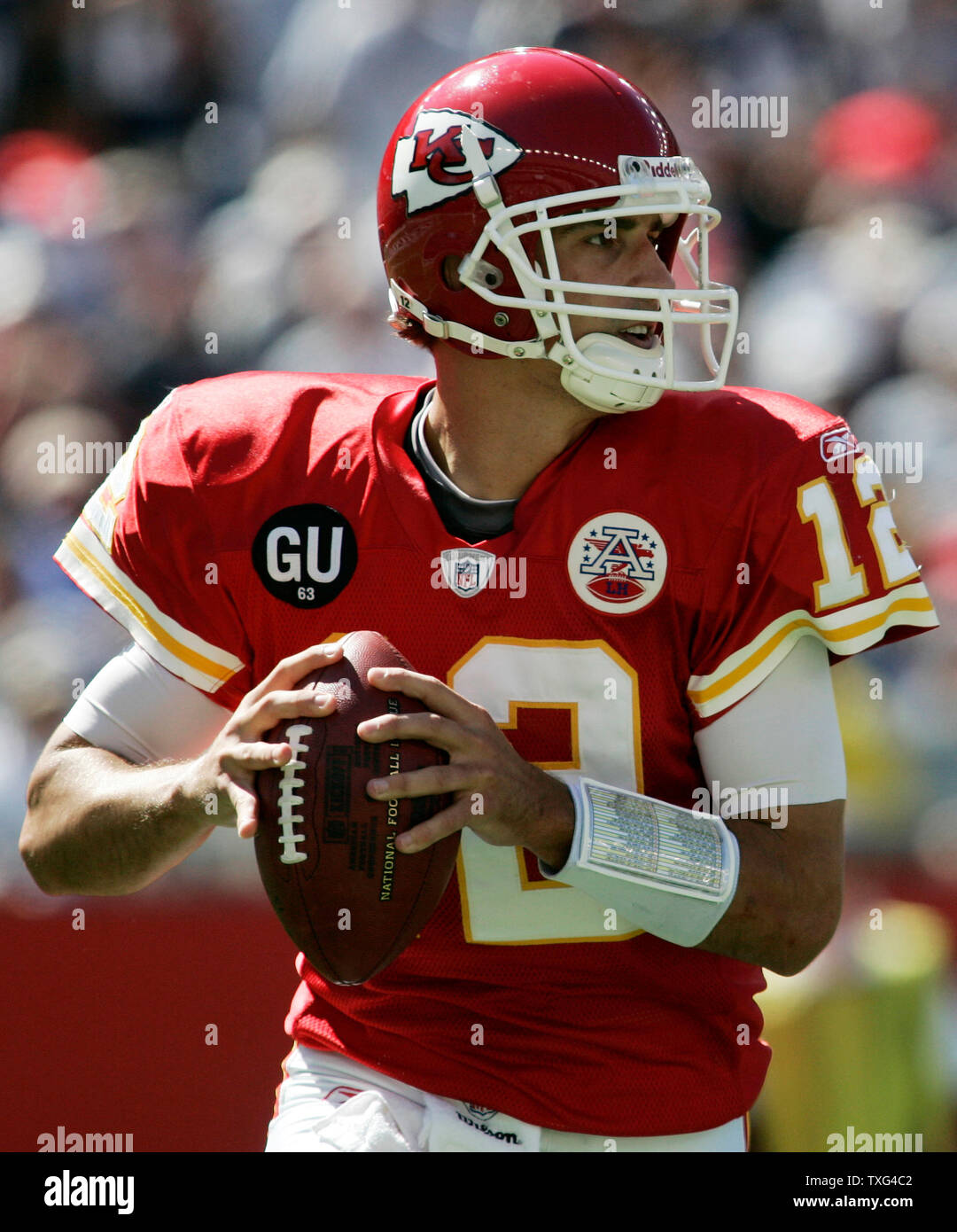 Kansas City Chiefs' Brodie Croyle (12) déploie d'un laissez-passer dans ...