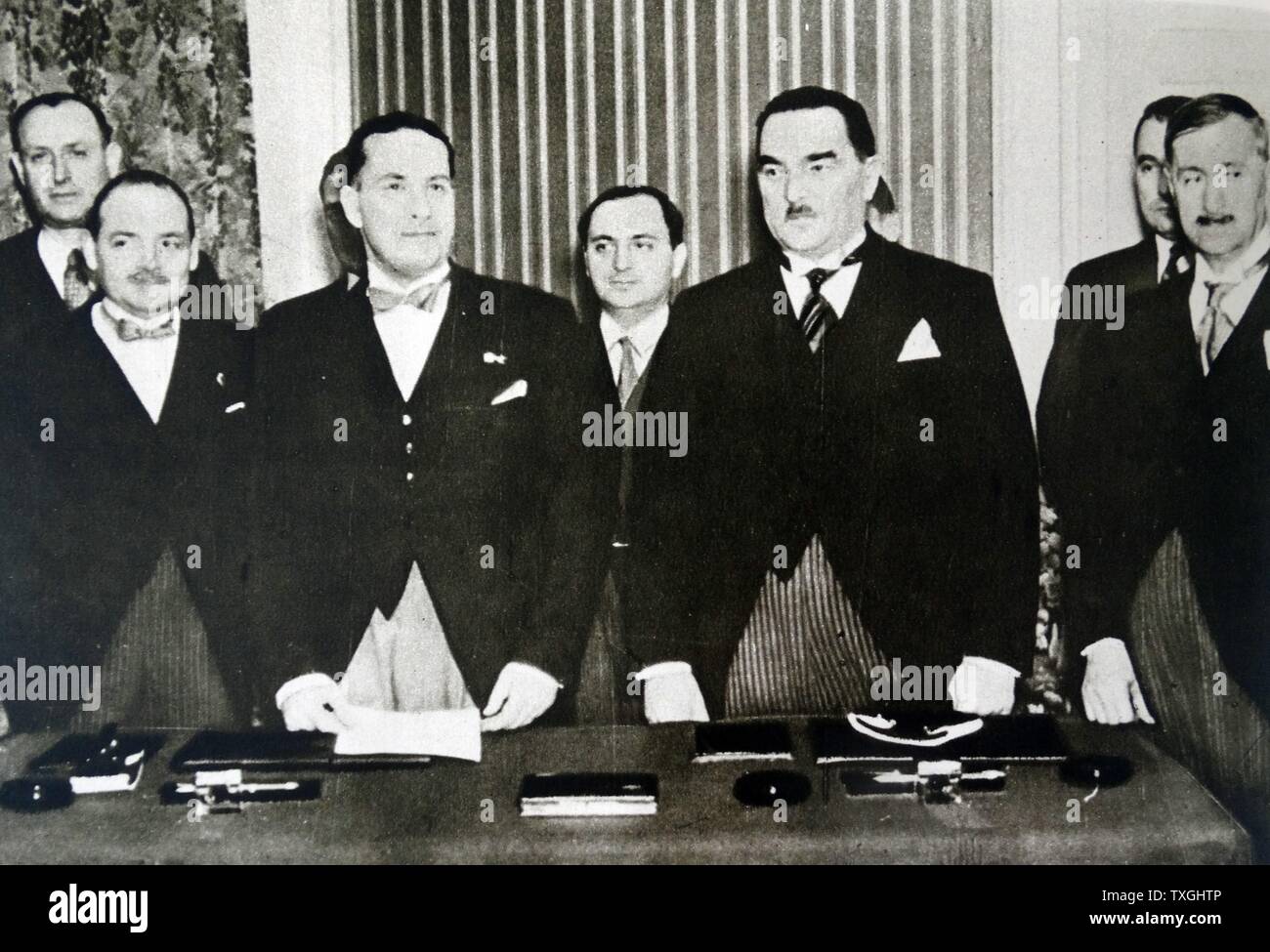 Galeazzo ciano Banque de photographies et d’images à haute résolution ...