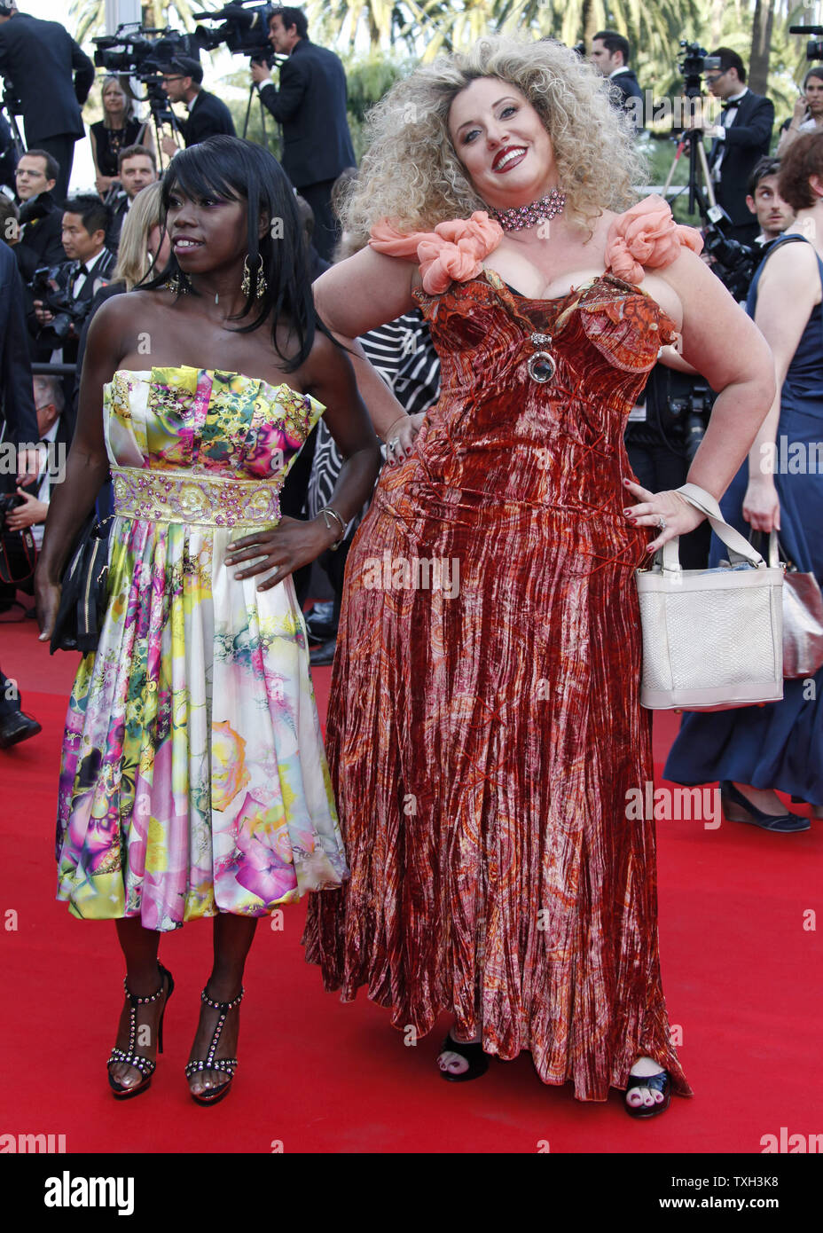 Surya Bonaly (L) et de velours d'amour arrivent sur le tapis rouge avant la projection du film ...