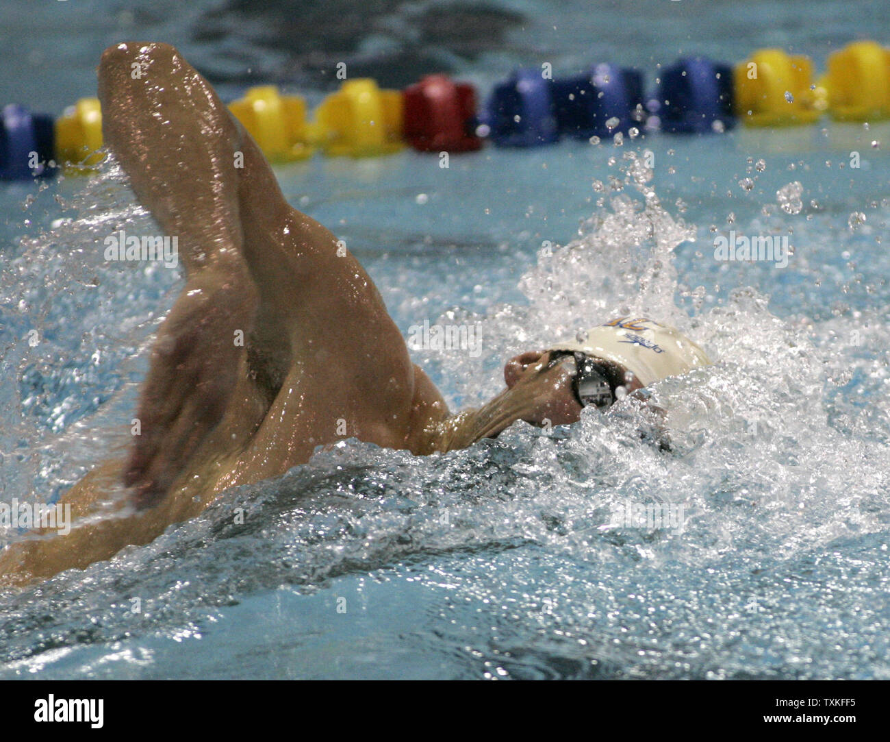 Michael Phelps nage le 200 libre dans la Charlotte UltraSwim de ...