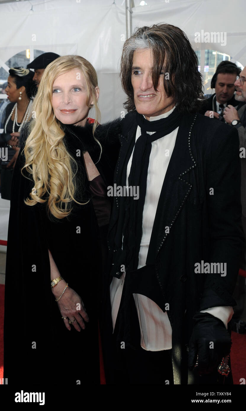 Joe perry wife billie paulette Banque de photographies et d’images à ...