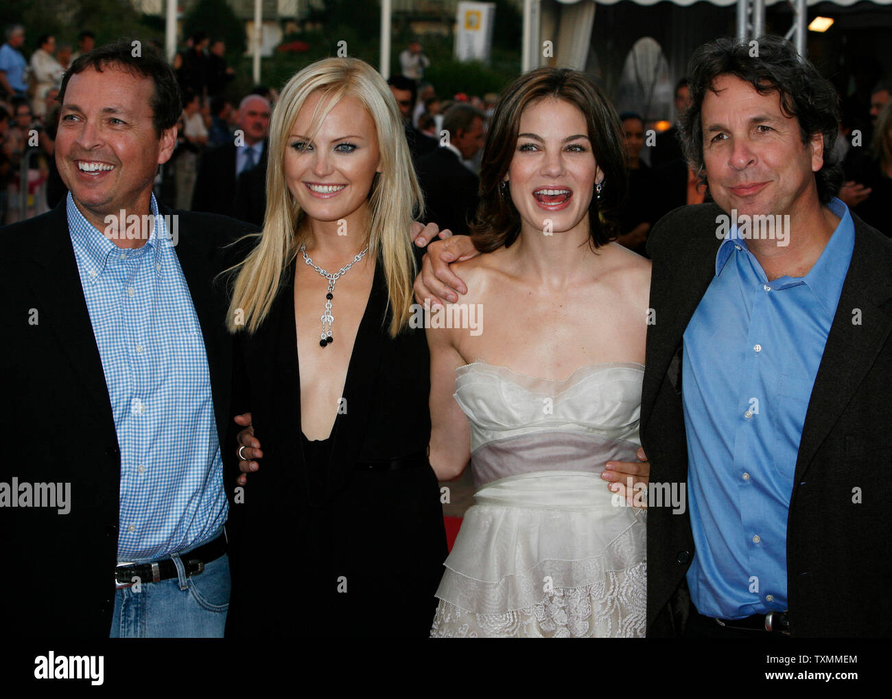 (De G à D) Directeur Bobby Farrelly, l'actrice Malin Akerman, l'actrice ...