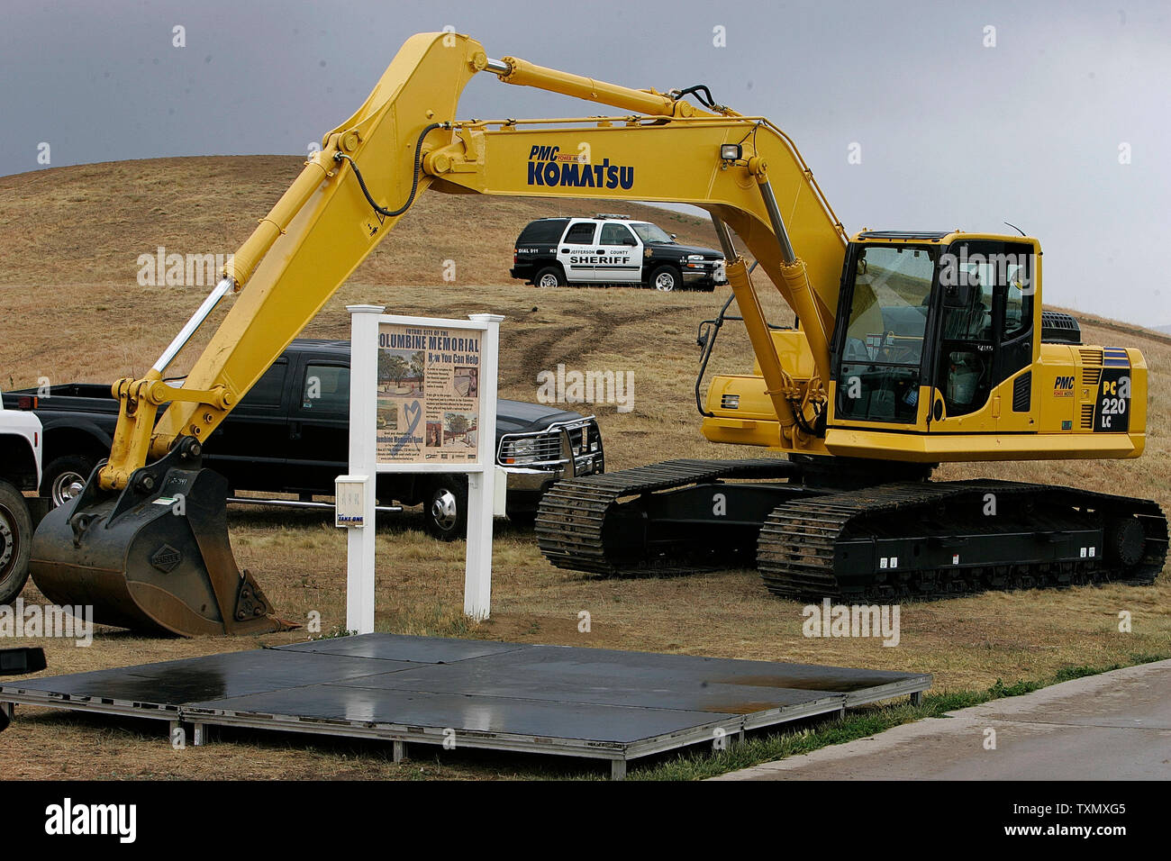 Un shérif du comté de Jefferson se trouve sur véhicule Rebel hill ...
