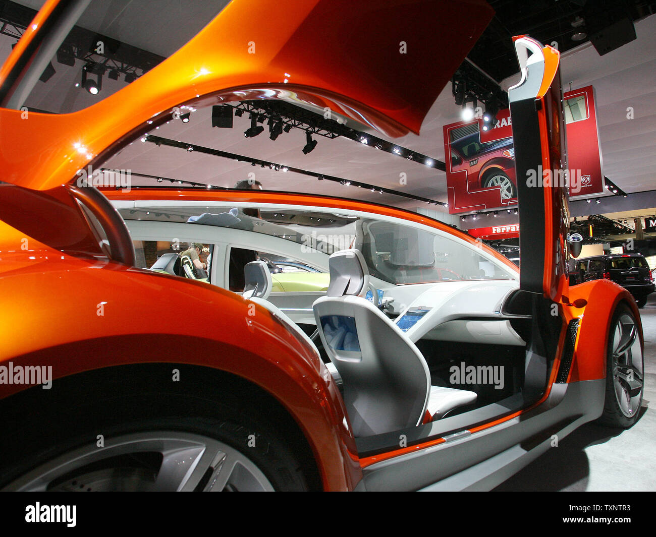 Le Dodge Zeo concept car dispose de quatre portes d'ouverture verticale ...