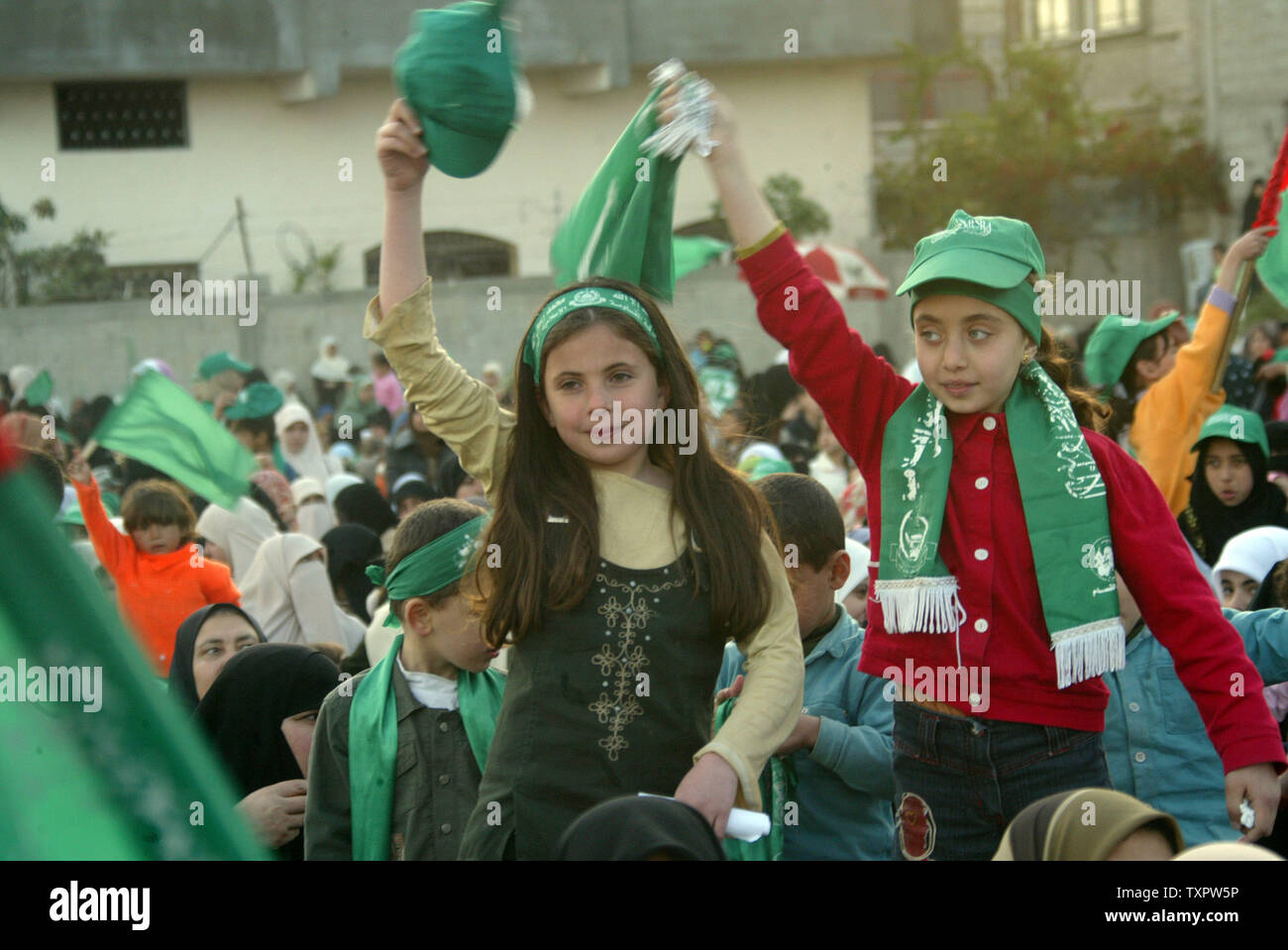 Partisans du Hamas palestinien assister à un rassemblement contre le blocus de Gaza dans le camp ...