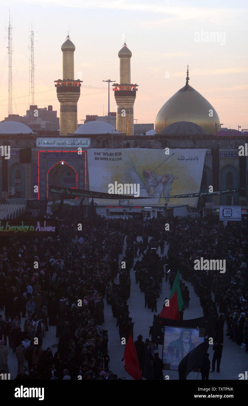 Pèlerins chiites prennent part à l'auto-flagellation rituel à l ...