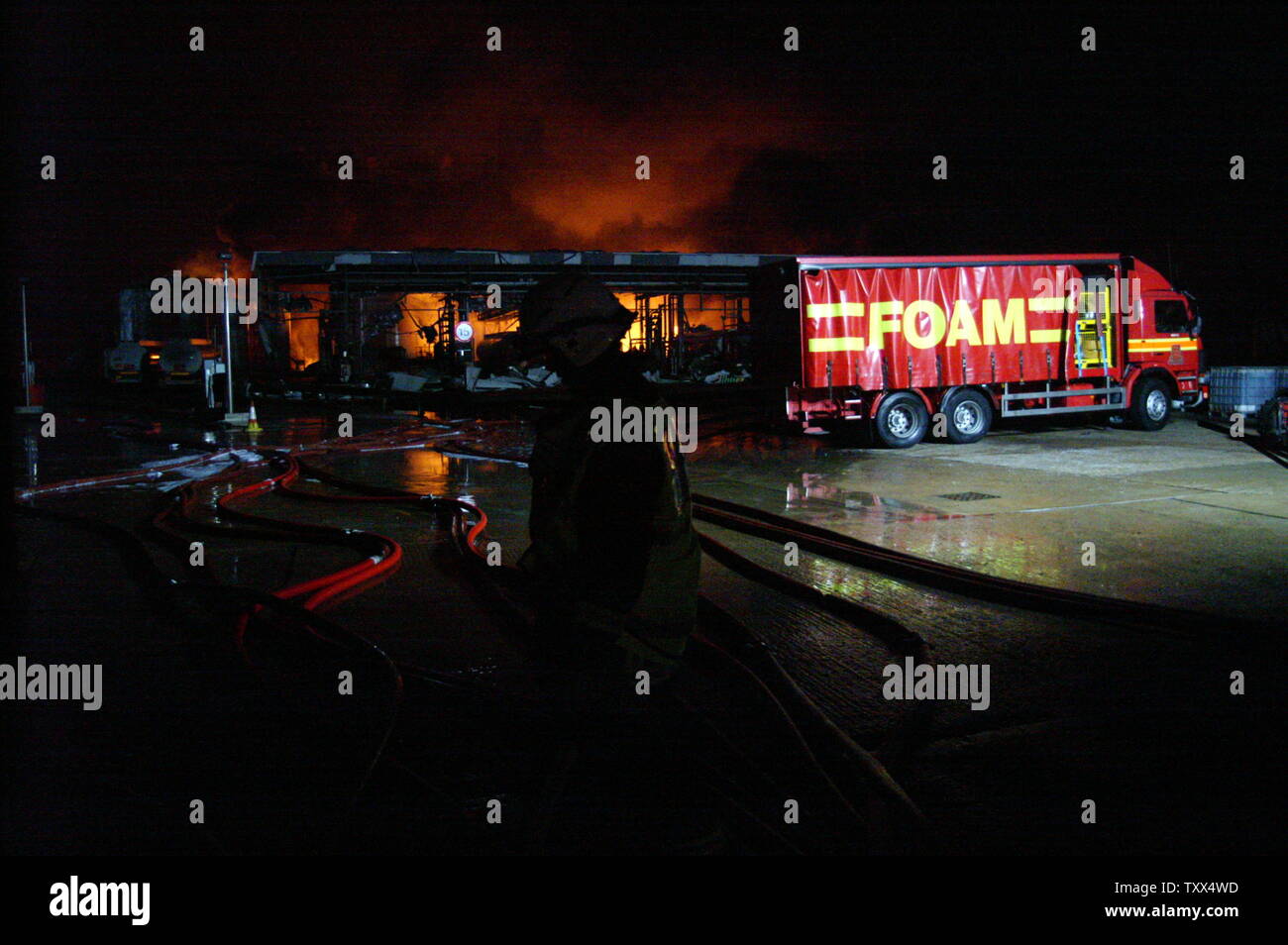 Explosion de buncefield Banque de photographies et d’images à haute ...