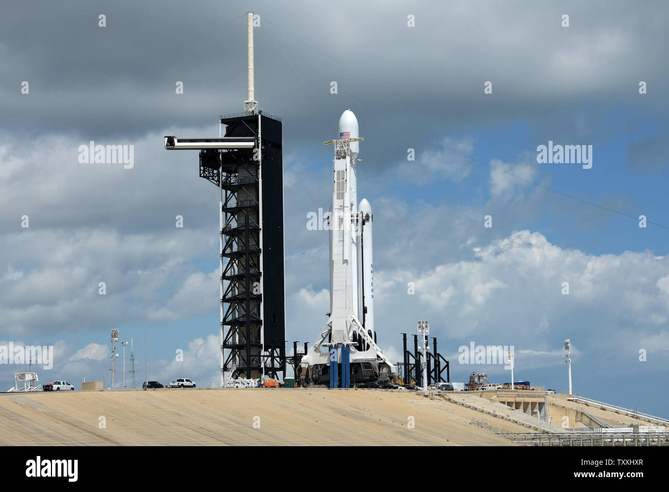 Un SpaceX Falcon 9 Heavy rocket est prête pour le lancement du complexe ...