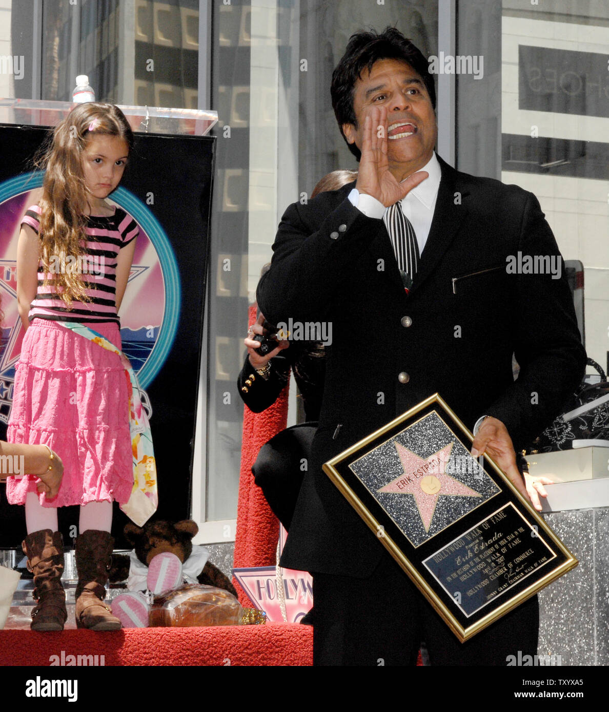 Acteur Erik Estrada (R), mieux connu pour son rôle de Frank 'Ponch ...