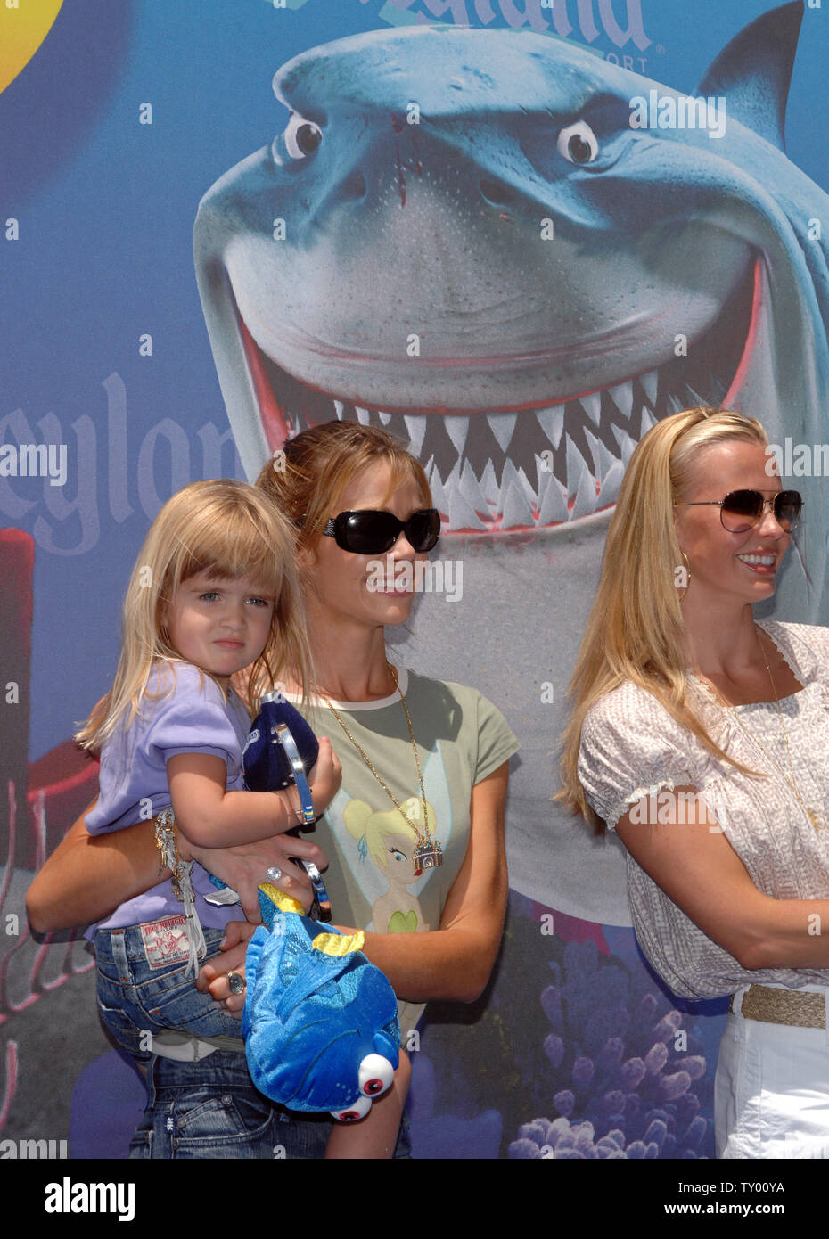 L'actrice Denise Richards et sa fille Sam arriver pour le célèbre essai ... L'actrice Denise Richards et sa fille Sam arriver pour le célèbre essai ...